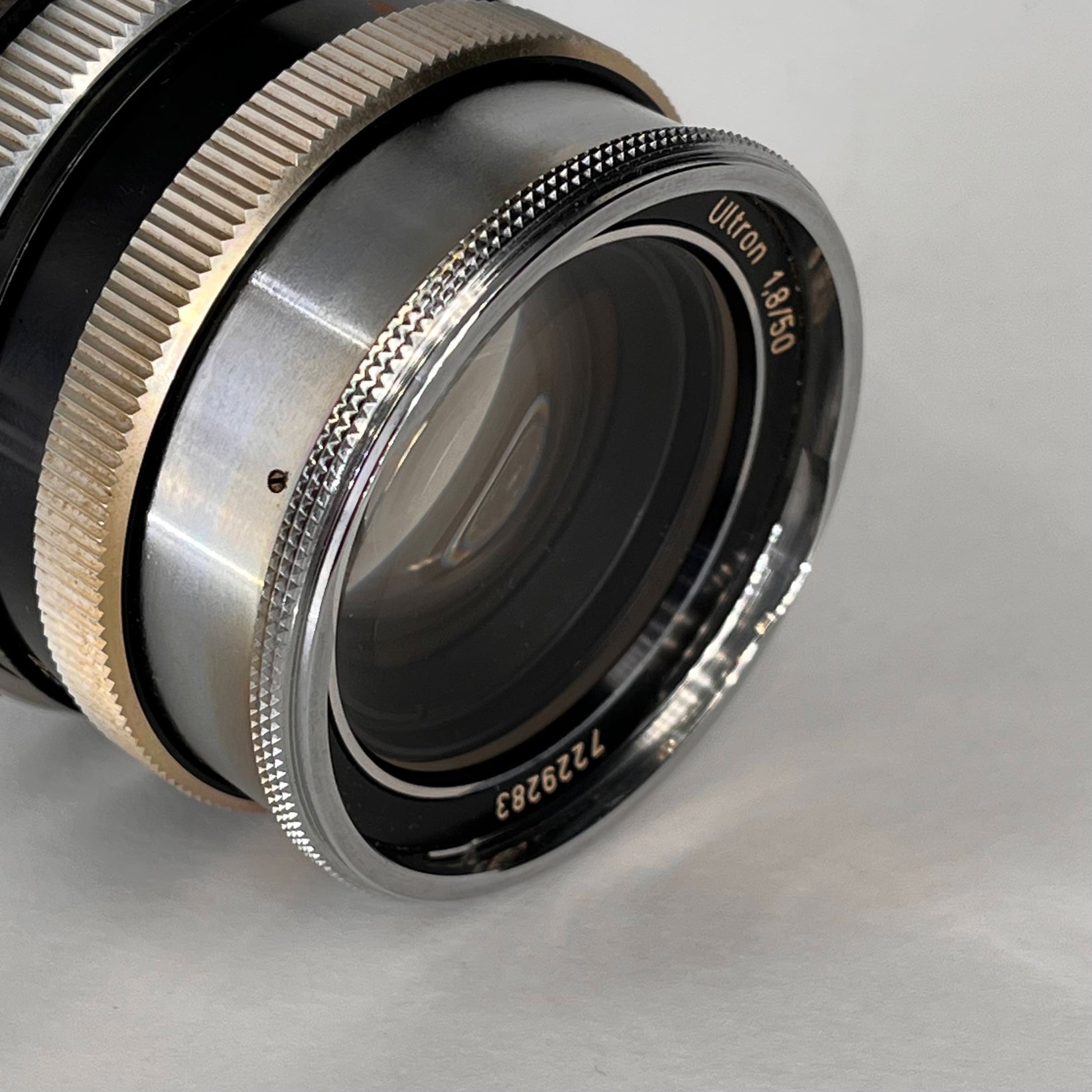 Zeiss Ikon Voigtlander Icarex 35S/ Carl Zeiss Ultron 50mm F1.8 – TheVintageLensGuy