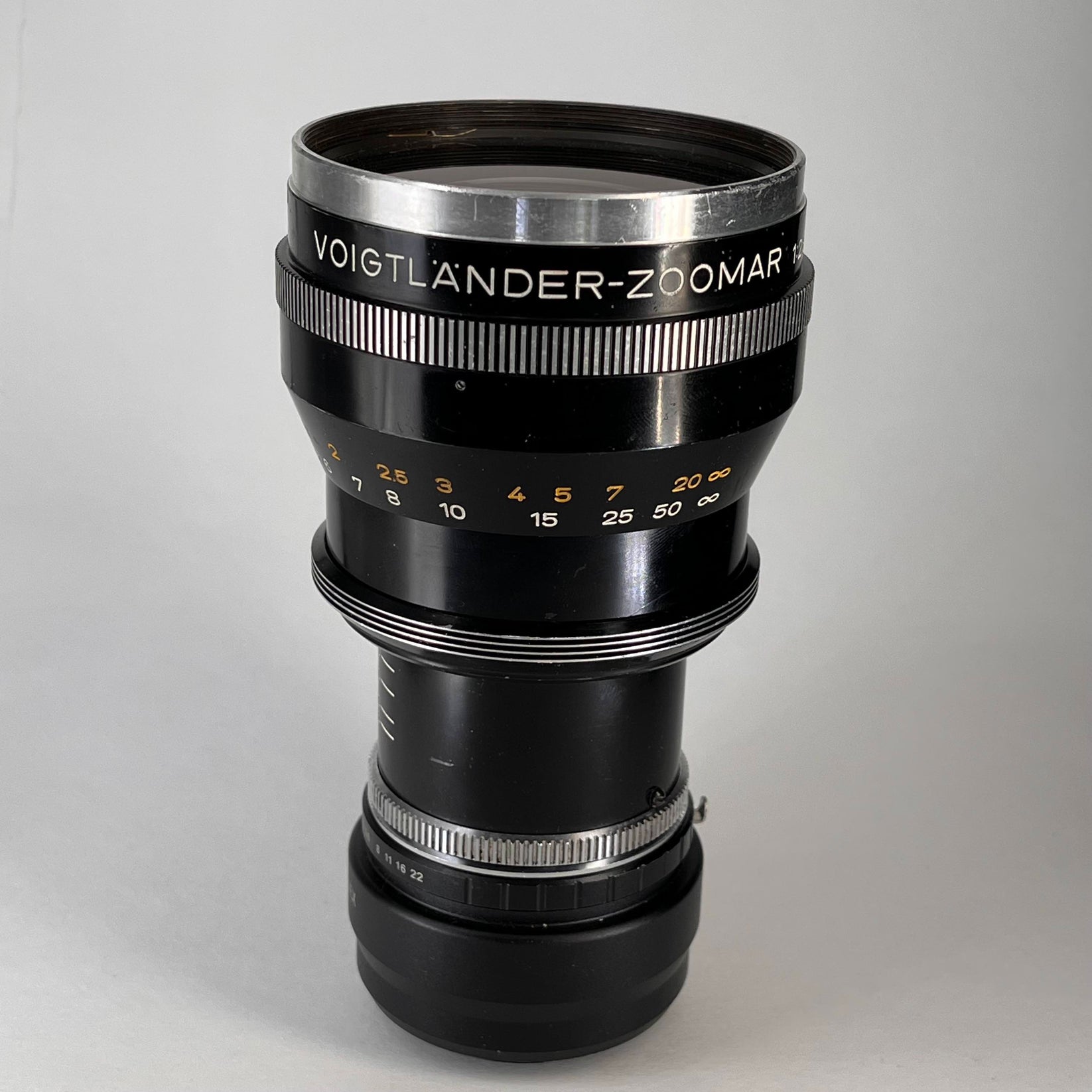 VOIGTLANDER - Zoomar 36-82mm f2.8 – TheVintageLensGuy